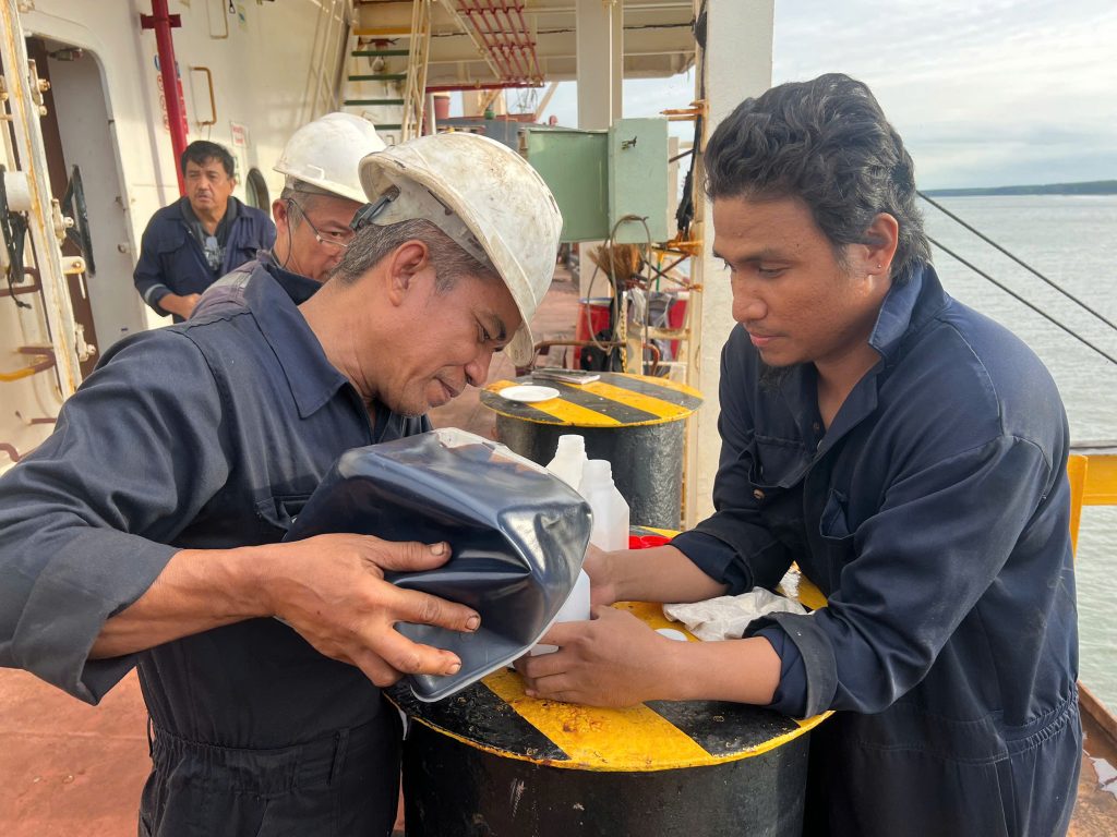 ⚓ VM CONTROL – FUEL OIL SAMPLING & BUNKER MEASUREMENT ON BOARD - Công ty Cổ phầm Giám Định Hàng ...